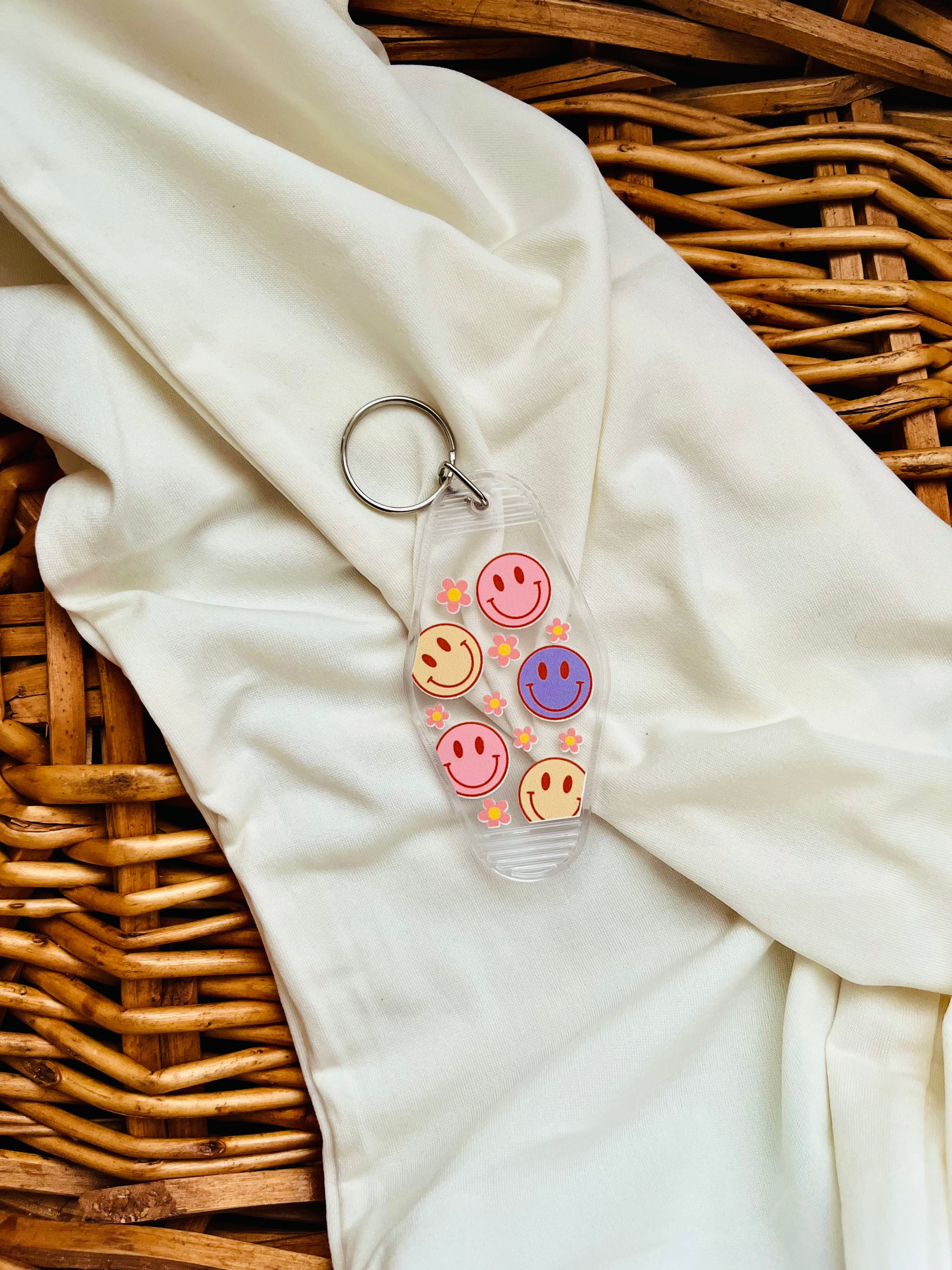 Smiley Face MotelKeychain – Kiki's Dekor LLC
